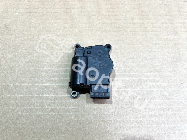 Моторчик заслонки печки Valeo V428 VAG (5Q0907511L) - купить в Москве
